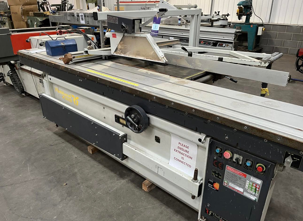 ROBLAND Z320 SLIDING PANEL SAW. — KC GLOBAL